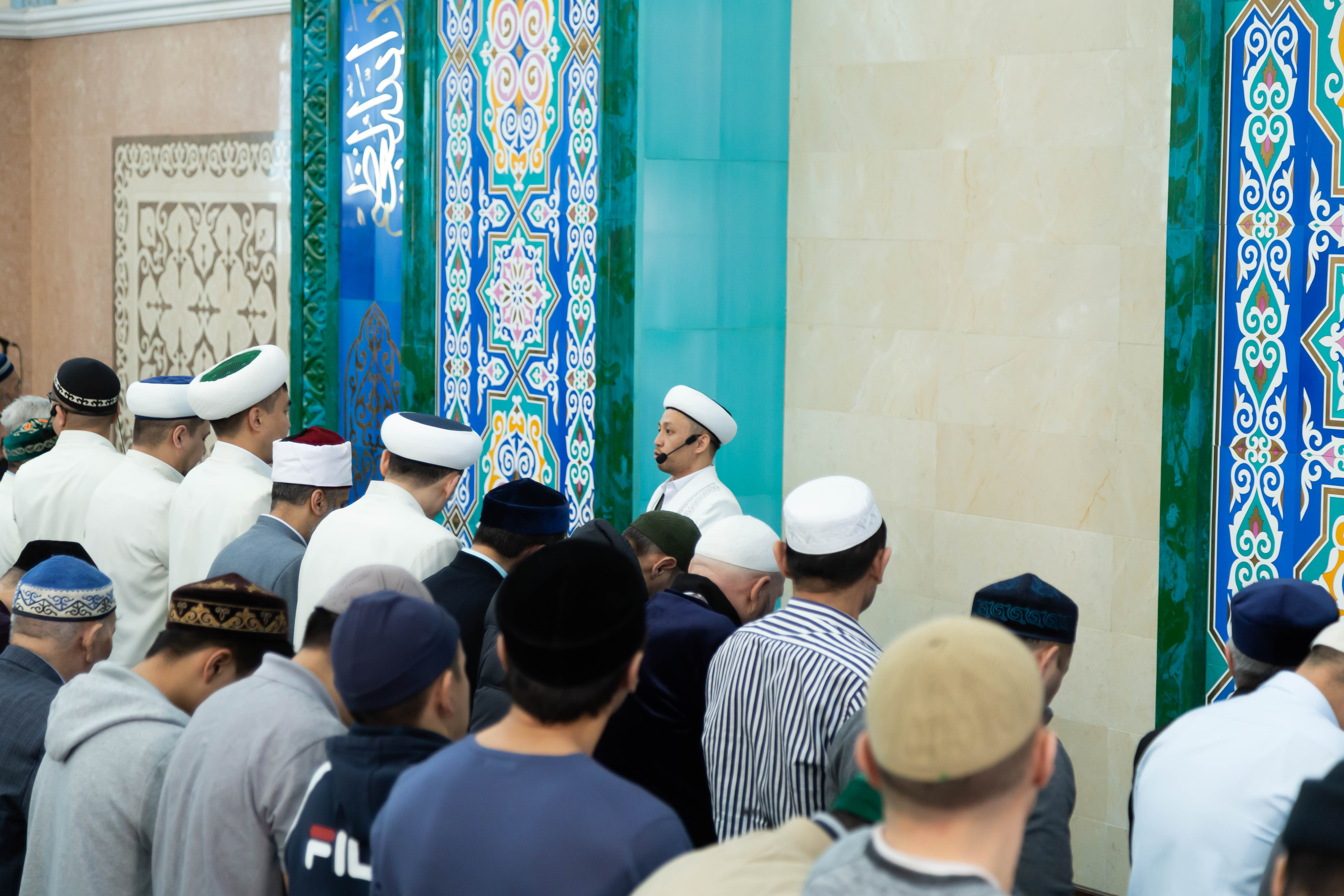 «Әл-Фараби» мешітінде Ораза айт намазы оқылды (фото) - Ummet.kz- Үмметпен бірге!